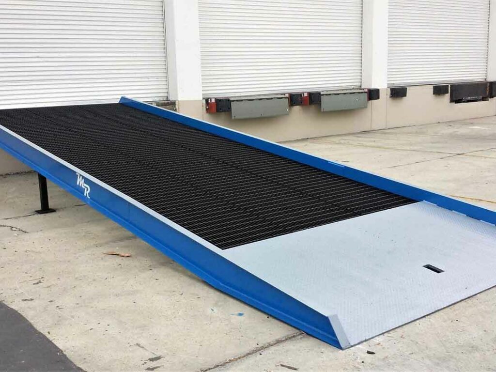 Solutions for Warehouses & Distribution Centers | Material Handling