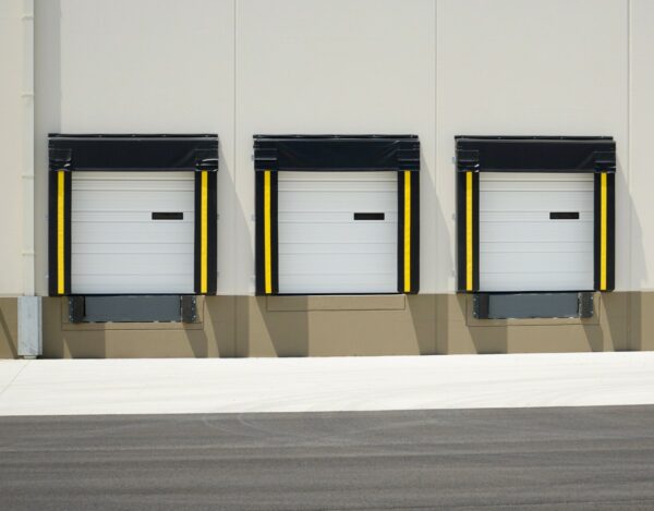 Solutions for Warehouses & Distribution Centers | Material Handling